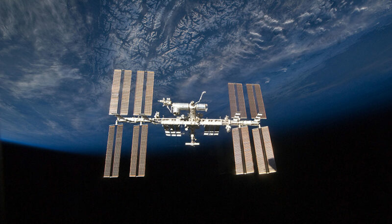 Welcome to the ISS Poster with Activity Guide - ISS National Lab