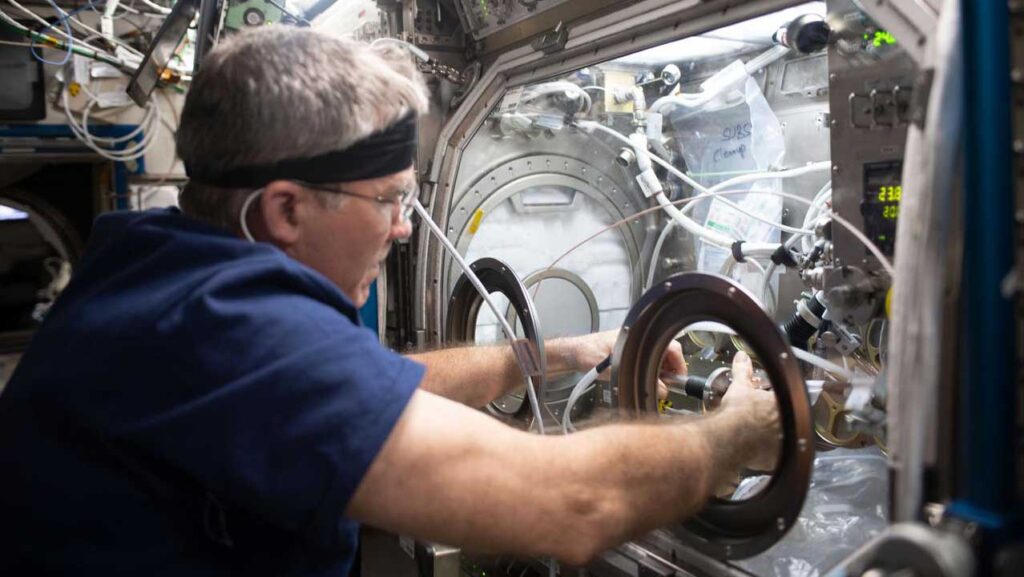 Advanced Manufacturing and Materials - ISS National Lab